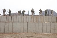 China 4.5mm Hesco Barrier Retaining Wall Welded Military Bastion Gabion for sale