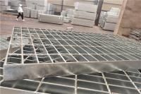 China Checkered Galvanized Steel Bar Grating 80mm 100mm Heavy Duty Metal Grating for sale