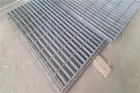 China Galvanized Serrated Safety Grating Walkway Stainless Steel Open Mesh Flooring for sale