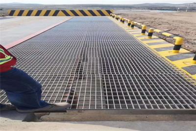 China Light Steel Bar Grating Galvanised Metal Channel Grating Silver for sale