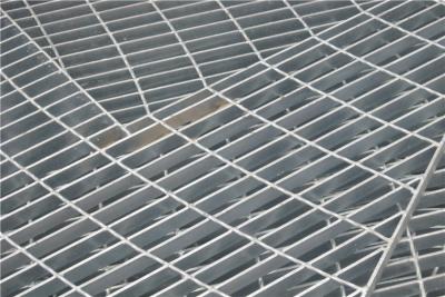 China Heavy Duty Driveway Drainage Grates Serrated Tooth Hdg Grating for sale