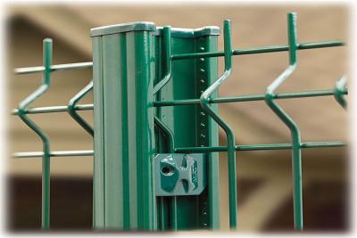 China 50x200mm 3D Curved Wire Mesh Fence PVC Coated Fencing Customized for sale
