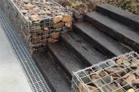 China Galvanized Iron Welded Gabion Box Stone Cages For Garden Walls for sale