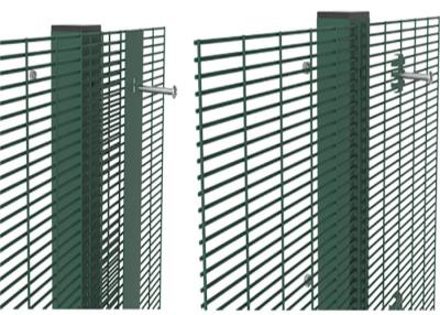 China 1.8m Welded Wire Mesh Fencing Plastic Film Package Powder Coated for sale