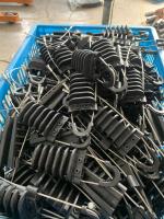 China FTTH Nylon Optical Fiber Suspension Dead End Cable Anchor Clamp for Overhead Networks for sale