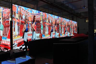 China RGB Indoor Full Color LED Display Synchronous Adjustment Varioussignal Source Inputs for sale