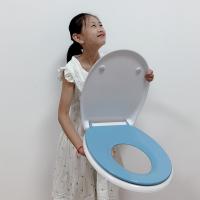 China Urea Slow Close Toilet Seat with Child Seat Magnetic 445mm Oval 2.05kg for sale