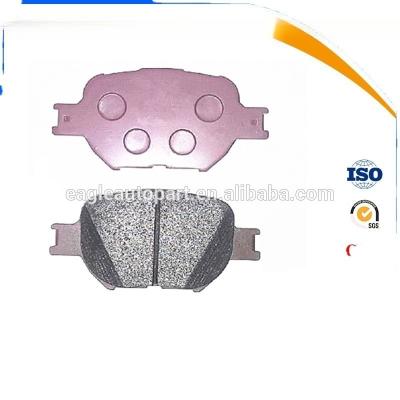 China Toyota Front Brake Pads 04465-13030 04465-20500 04465-20570 with 6mm Backing Plate and 60,000 km Service Life for sale