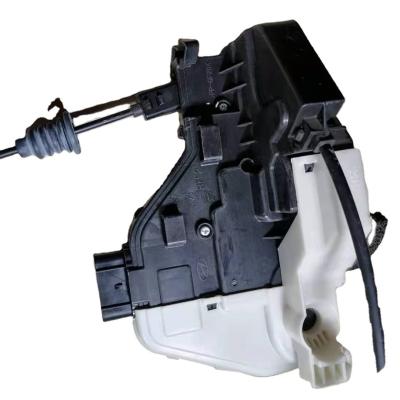 China Hyundai Santa Fe Front Door Latch Assembly 81320-2W010 Lockable RH for sale