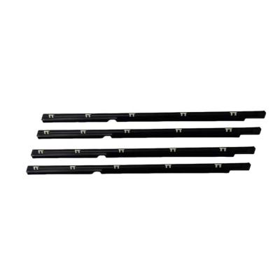 China MB669117 MB669118 MB669825 MB669826 at Brand Door Trim Seal Window Weatherstrip Replacement for Mitsubishi Montero Pajero V43 for sale