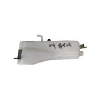China MB683930 Auto Body Parts New Water Bottle/Kettle Windshield Wiper Spray Bottle for Mitsubishi Pajero Montero V31V32V33V43 for sale