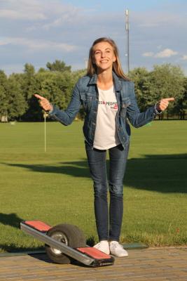 China Unfolding 1500w One Wheel Electric Skateboard 30 To 35km for sale