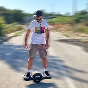 China 1500w Onewheel Surfboard 12 Inch 7Ah 21.5m/H 30 To 35km for sale