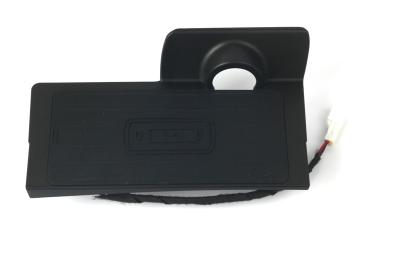 China In Car Wireless Charger with qi For Jeep Grand Commander fast chargers 10W in car chargers with 3 coils for sale