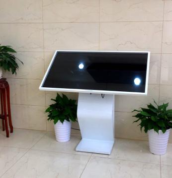 China Compact Interactive Self Service Kiosk with Multi-Touch Capabilities and High-Resolution Display for sale