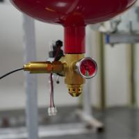 China 16L 2.5MPa Temperature Sense FM200 Hanging System Suspended Fire Suppression System for Switch Rooms for sale