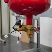 China 16L 2.5MPa Temperature Sense FM200 Hanging System Suspended Fire Suppression System for Switch Rooms for sale