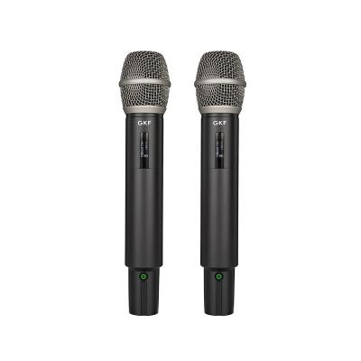 China Built In Battery Handheld Dynamic UHF Microphone System Silver Design for sale