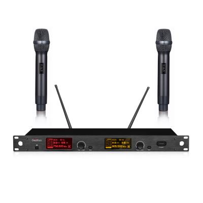 China Dual Channel UHF Lapel Microphone System 32 Preset Channels For Interview for sale