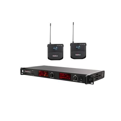 China 32 Preset Channels UHF Wireless Microphone DJ Karaoke 4 AA Batteries for sale