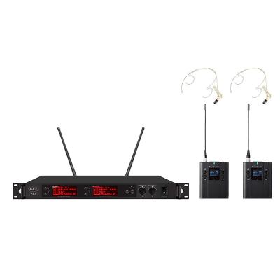 China OLED Display Screen UHF Cordless Microphone With 32 Preset Channel for sale