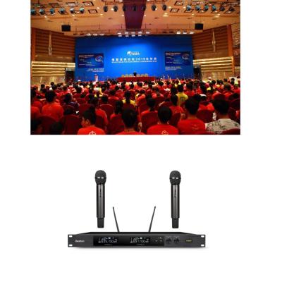 China UHF Dual Channel Handheld Wireless Microphone Diversity Receiving Auto Scan for Teaching for sale