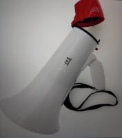 China 260 Seconds Police Siren With Mic Voice Recording White Cheer Megaphone With Handle for sale