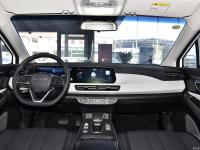 China Beijing EU5 PLUS R500 Electric Sedan with 416KM Range and 120KW Total Motor Power for sale