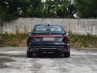 China Stylish 2023 Red Flag h5 1.5T DCT 4-door 5-seater car with R17 Tires and LED Headlights for sale