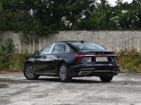 China Stylish 2023 Red Flag h5 1.5T DCT 4-door 5-seater car with R17 Tires and LED Headlights for sale