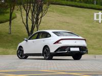 China Wuling Xingguang 2023 150 Advanced Hybrid Sedan 4door 5seats 105KM Pure Electric Range for sale