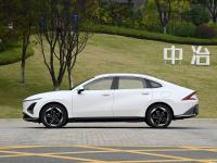China Wuling Xingguang 2023 150 Advanced Hybrid Sedan 4door 5seats 105KM Pure Electric Range for sale