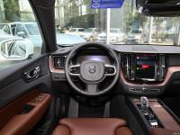 China 2024 Volvo XC60 B5 48V Light Hybrid 4WD Luxury Mid-Size SUV with 5 Seats and 6 Airbags for sale