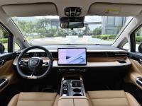 China 5-Door 7-Seater Medium-Sized MPV Trumpchi E8 Max PHEV Hybrid Vehicle with 150 km Range for sale