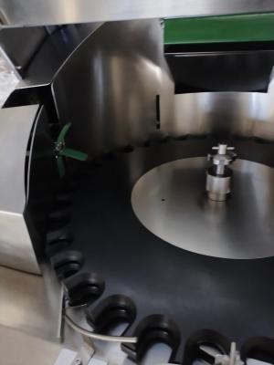 China Turntable Bottle Feeding Conveyor Machine For Pharmaceutical Counting Packaging for sale