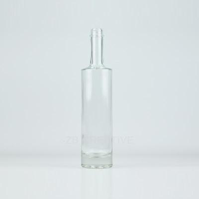 China 700ml White Crystal Glass Liquor Bottles Screw Top For Brandy 850g CY-889 for sale