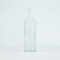 China 1000ml Flint Glass Rum Bottle For Commercial Spirits Packaging With Screw Top 580G CY-856 for sale