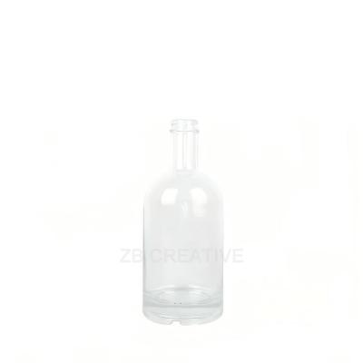 China 700ml Flint Empty Glass Liquor Bottles Screw Top For Rum 620g CY-1019 for sale