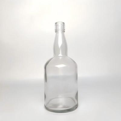 China 750ml Custom Tequila Bottles High White Clear Glass Liquor Bottles Screw Top 515g CY-829 for sale