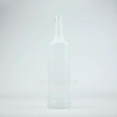 China Whiskey 520g 750ml Glass Bottles With Screw Top Crystal White CY-845 for sale