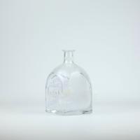 China 750ml Flint Premium Spirit Glass Bottle Cork Finish For Cin 800g CY-874 for sale