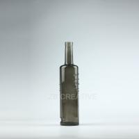 China 750ml Custom Glass Bottle Flint Custom Engraved Spirits Bottle with Cork Finish for Whiskey Vodka Rum for sale