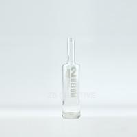 China Screen 750ml Flint Glass Liquor Bottle Printing Screw Top Spirits Packaging for sale