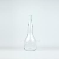 China 700ml Custom Shape Premium Liquor Glass Bottle Cork Finish Distilleries for sale