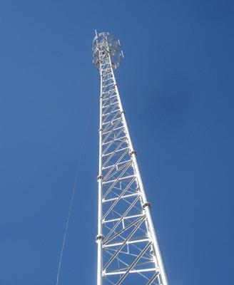 China Painted 15m Telecommunication Lattice Steel Towers for sale