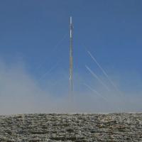 China Tubular Hot Dip Galvanized 40m Guyed Mast Tower for sale