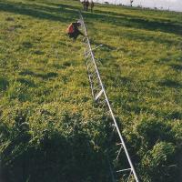 China Tubular Hot Dip Galvanized 40m Guyed Mast Tower for sale