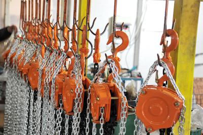 China Hand Lifting Manual Chain Hoist With Alloy Steel , 1 / 1.5 Ton Load Capacity for sale