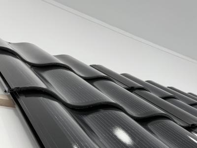 China 50W BIPV Curved Roof Shingles Mono Integrated Solar Panel Tiles 685x420mm 5.5kg for sale