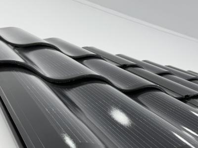 China Solar Energy Roofing Tile 50W Curved PV Roof Tile 685x420mm Customized Size for sale